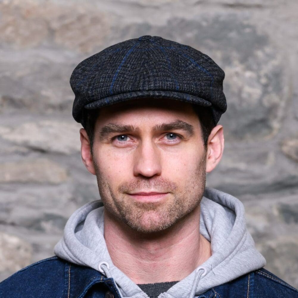 Traditional Irish Tweed Driving Cap – Dark Blue Thin Line – Celtic Clothing Company